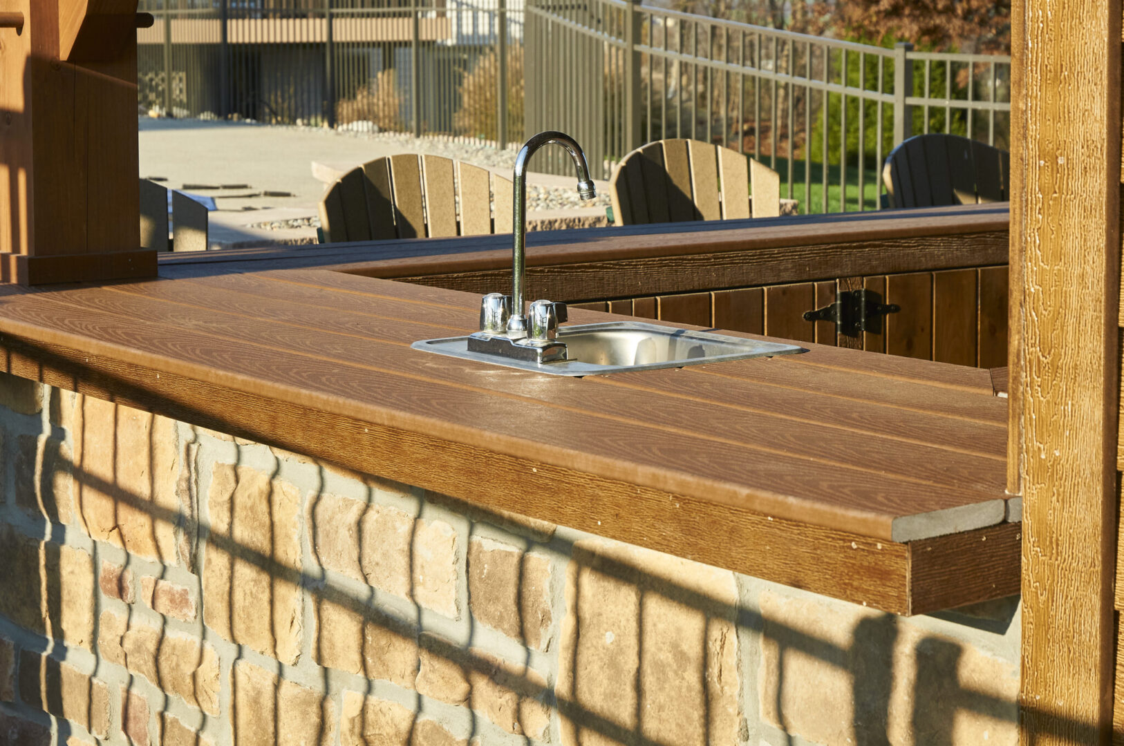 Siesta Pool Side Bar – Shed Crazy